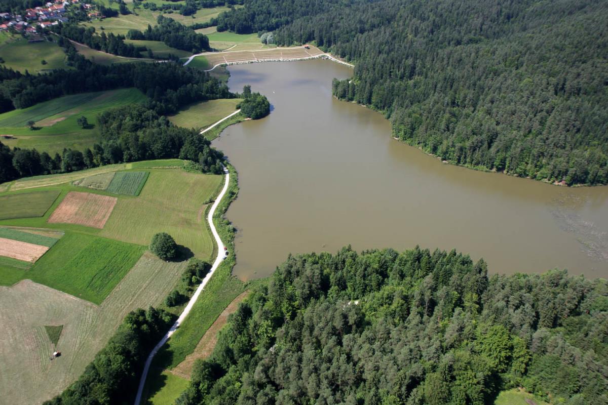 Gradiško jezero - lukovica.si